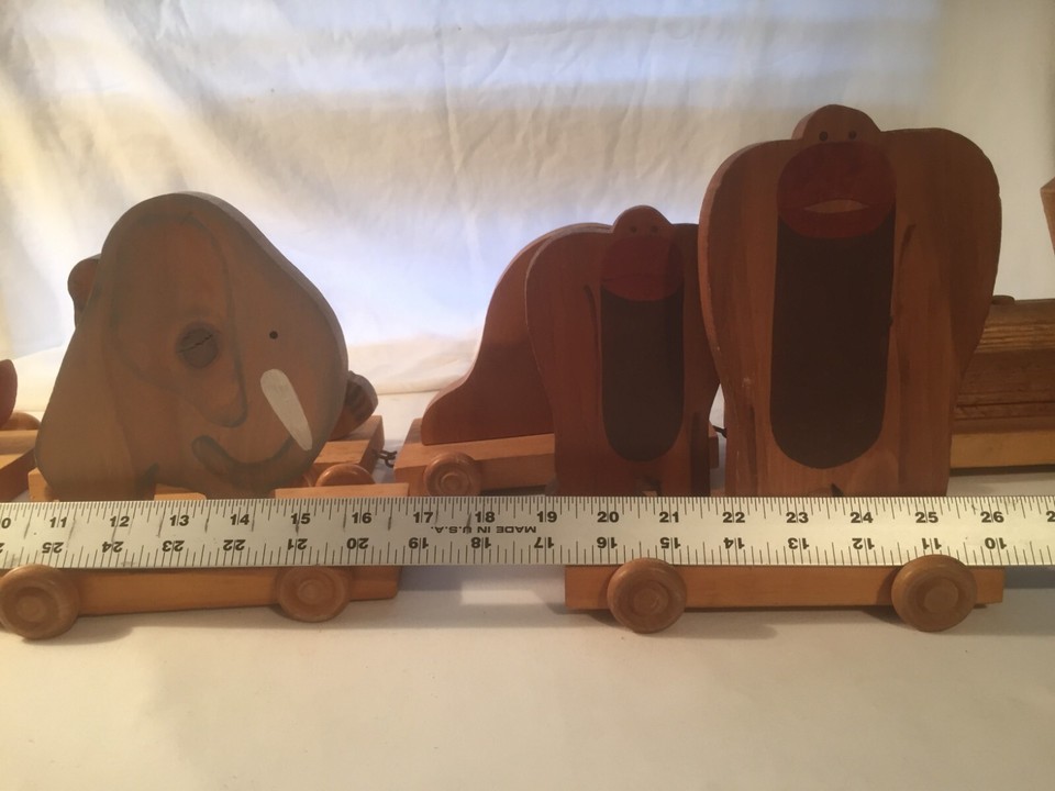 Vintage Pull Toy Train - Wood - Locomotive & 5 Animal Cars | eBay