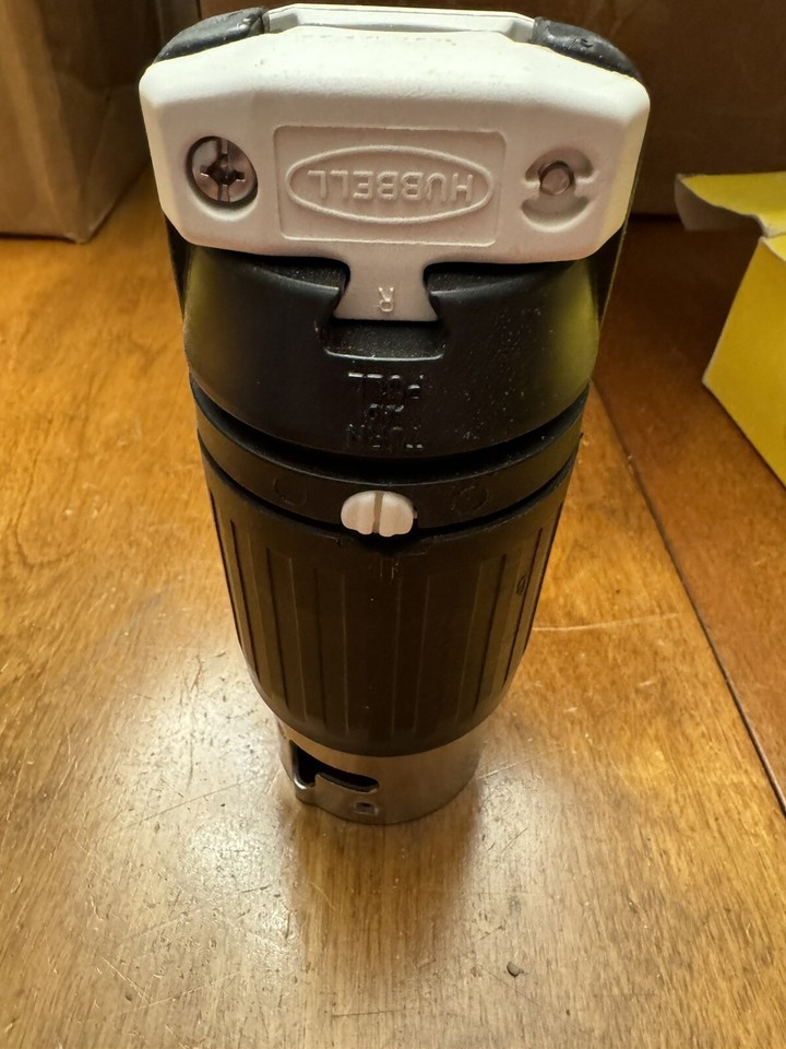 New HUBBELL CS8365C 50A Twist-Lock Plug 3P 4W 250VAC BK/WT 783585829128 ...