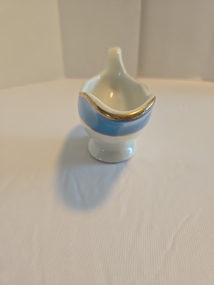 Jackson China Gravy Boat Footed Blue White Gold Trim MCM Vintage ...