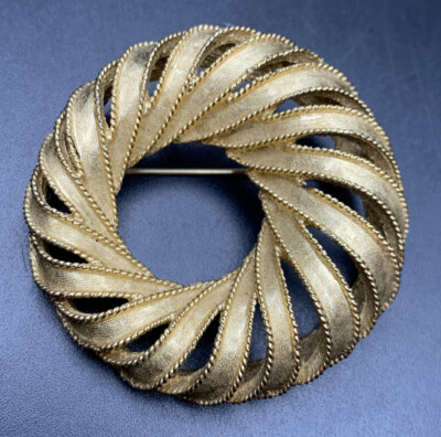 Boucher Round Brooch Pin Gold Tone Textured 3D Look Classic Signed ...