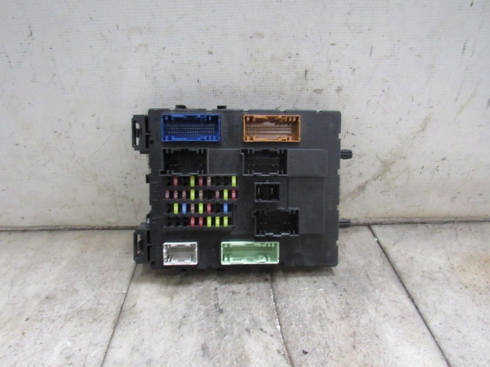 2017-2018 FORD FOCUS Body Control Module (bcm) Relay Fuse box ...