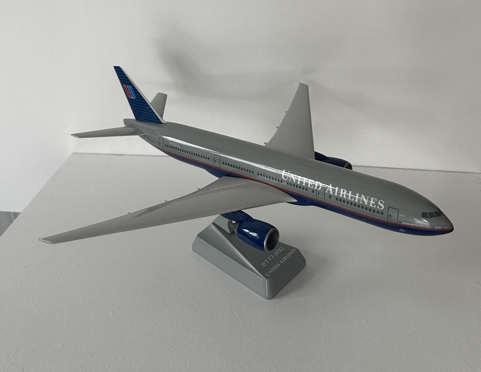 Flight Miniatures 1:200 United Airlines Boeing 777-200 Desktop Model | eBay