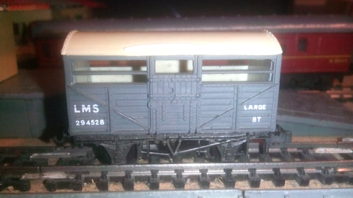 PECO ORIGINAL N GAUGE "LIVESTOCK" GREY BOX VAN FULL "LMS 294528 ...