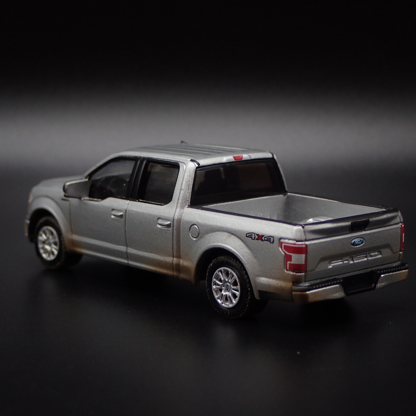 2015-2020 FORD F150 XLT PICKUP TRUCK RARE 1:64 SCALE DIORAMA DIECAST ...