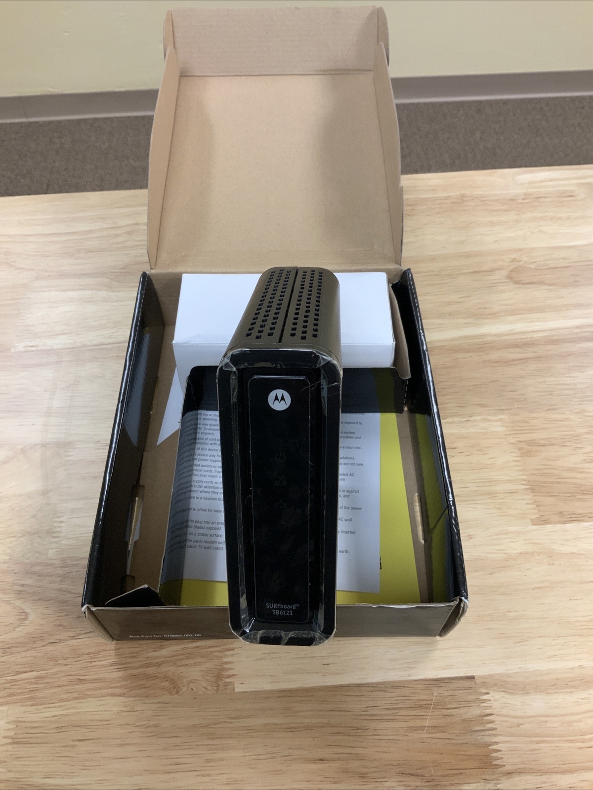 Motorola SURFboard eXtreme Cable Modem SB6121 DOCSIS 3.0 - See Photos ...