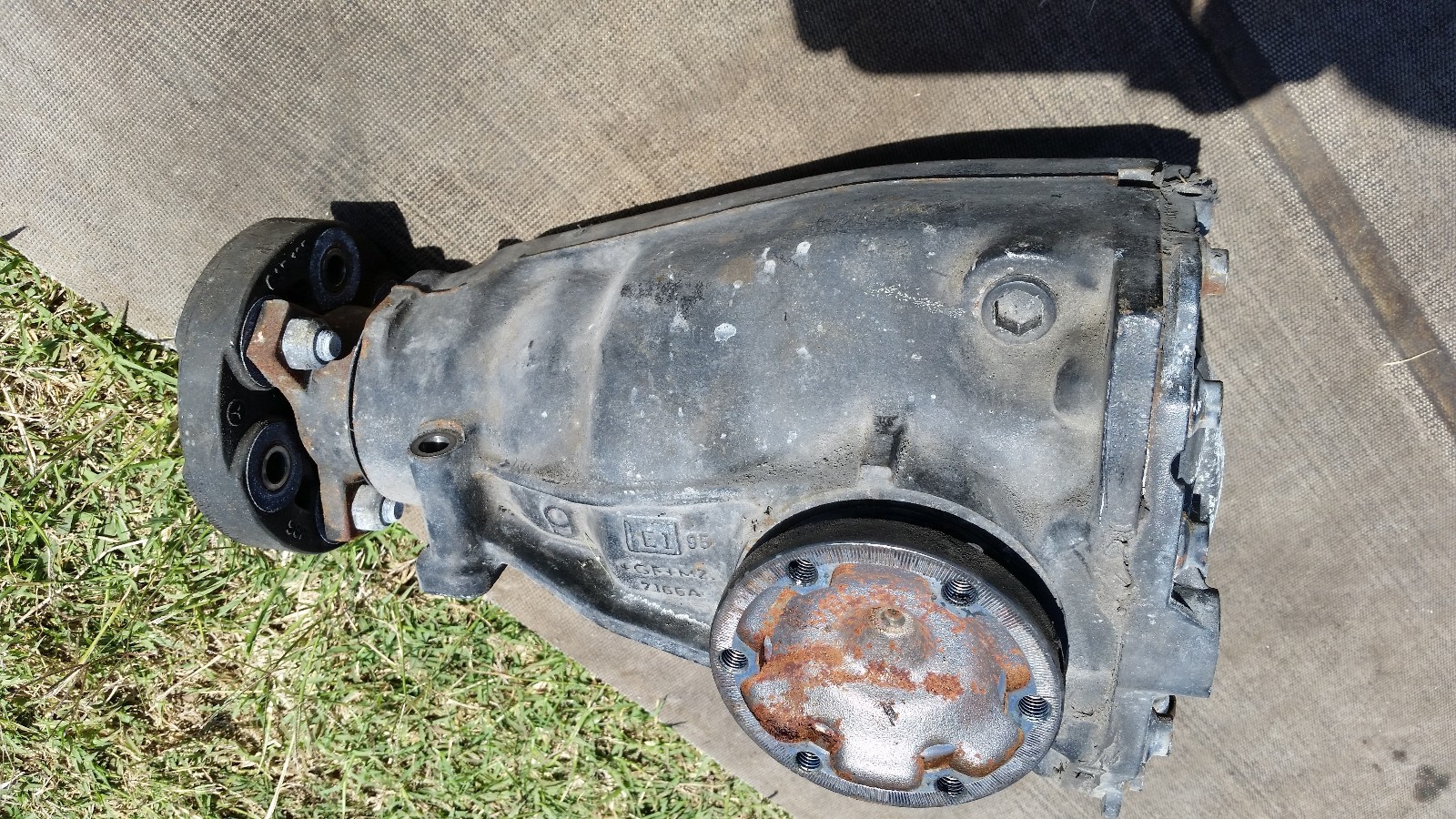 Mercedes W202 C36 AMG 95-97 REAR END DIFFERENTIAL AXLE CARRIER RATIO 2. ...
