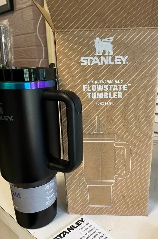 Stanley Colorful Black Cup 40 oz Quencher H2.0 Stanley Tumbler