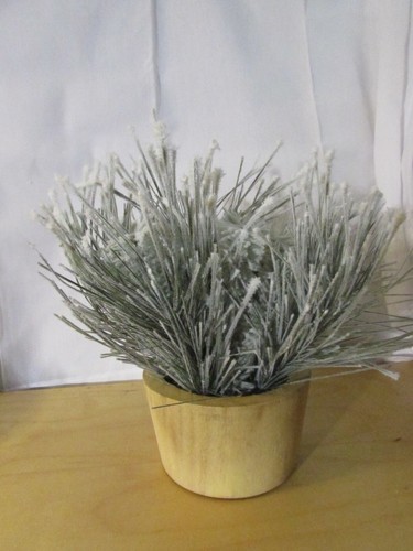 NEW Threshold artificial frocked flicker pine Berry/cone tabletop ...