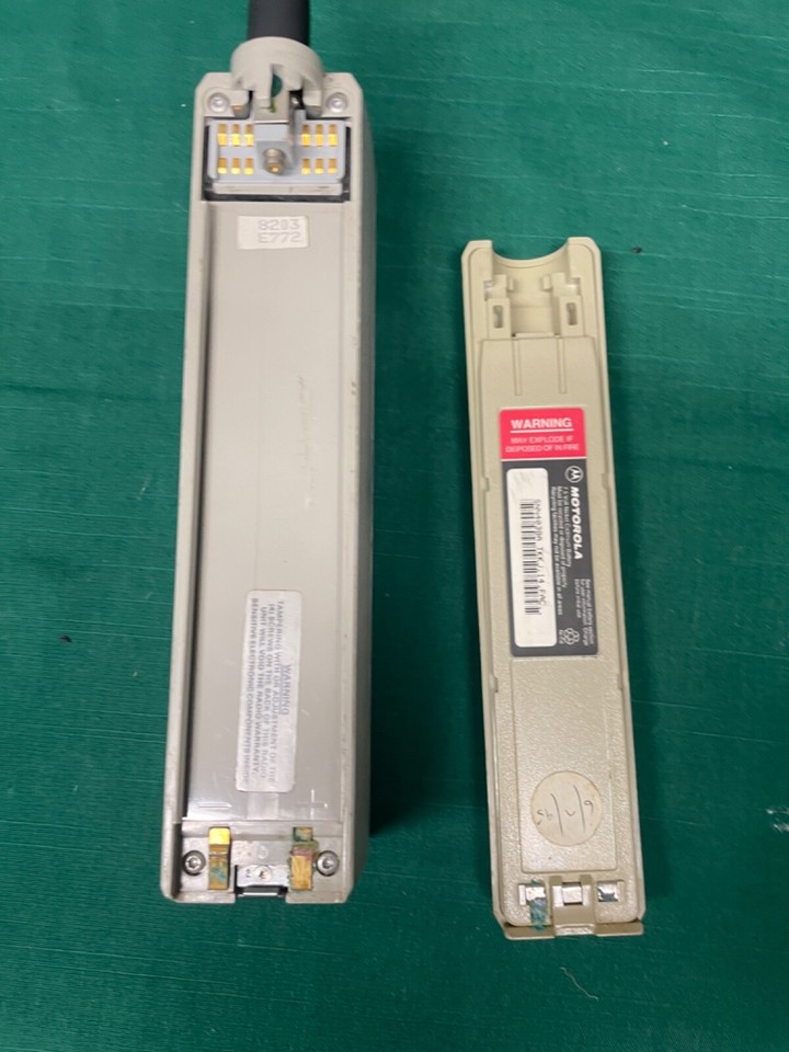 vintage Motorola brick cell phone F09FSD8826AN cellphone prop CBS WBBN ...