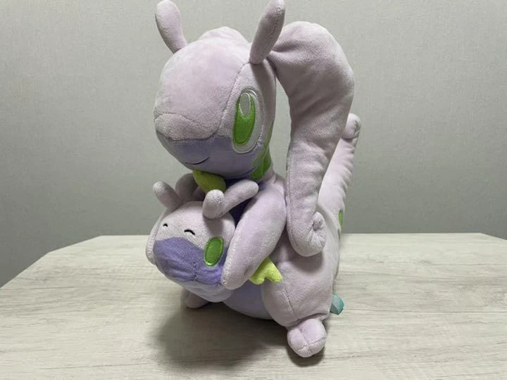 Goodra Hug
