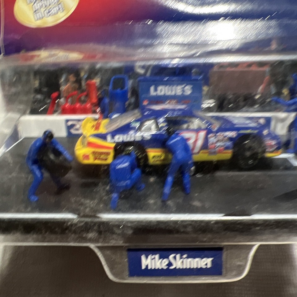 Winners Circle Pit Row Series Mike Skinner Car #31 Lowe’s 1:64 Scale s1 ...