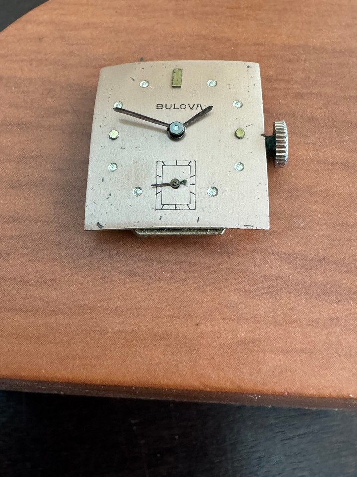 VINTAGE MEN'S BULOVA WRIST WATCH MOVEMENT CAL. 8AE KEEPING TIME 17 ...