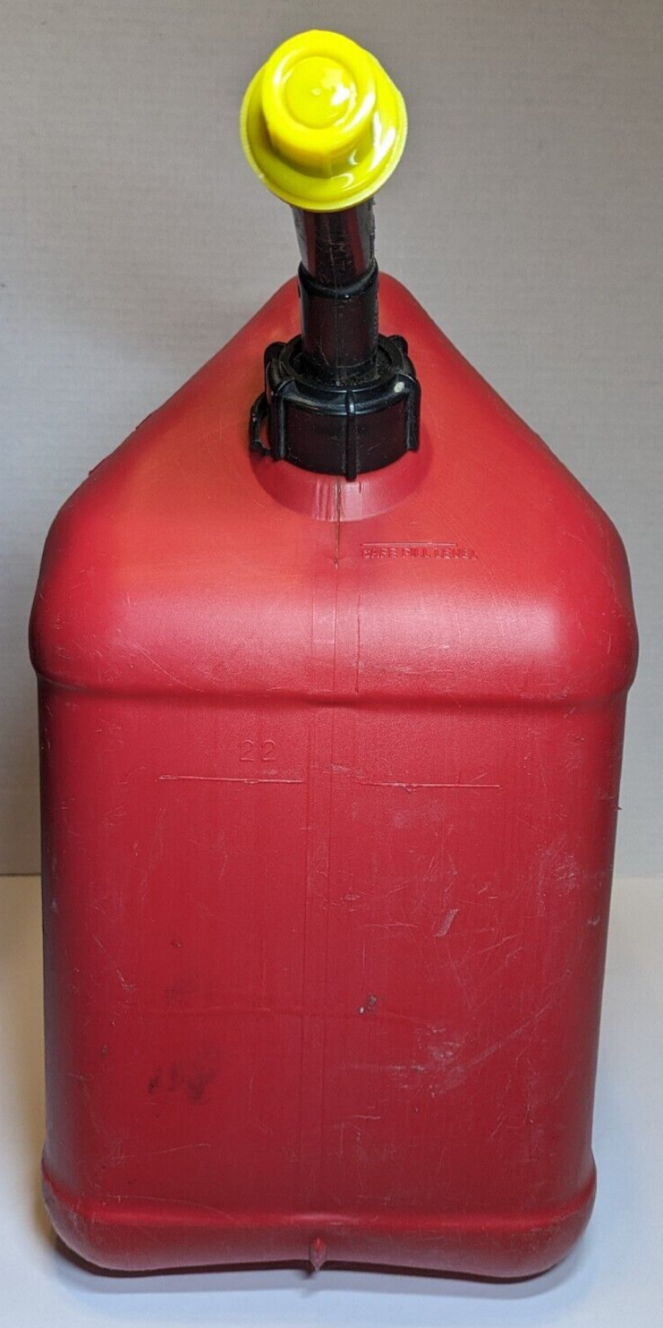 Blitz 5 Gallon Red Gas Can Plastic Model 5CXG USA 18.9 Liters 2 Handles ...