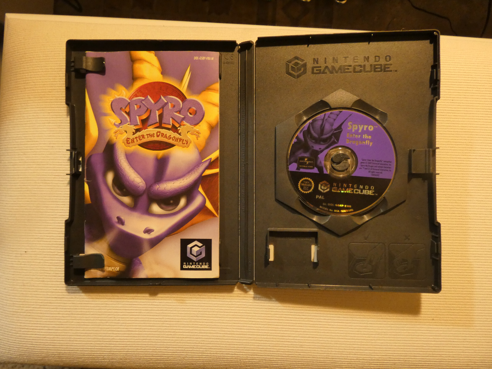 Spyro: Enter the Dragonfly Game Cube - Prix - Photo - Présentation