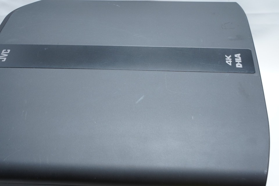 JVC D-ILA DLA-NP5 4K 3D Home Theater Projector (4K/120P/3D/1900-lumen ...