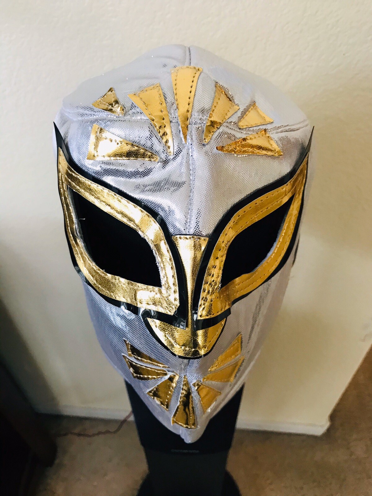 Místico Mascara Luchador Mask Mexican MMA Wolverhampton Wanderers Raul ...