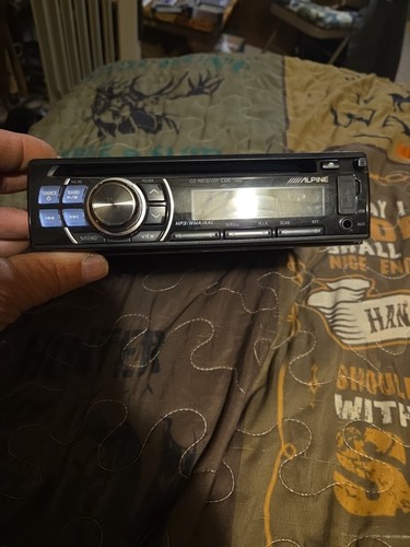 ALPINE CDE-100 Car Stereo CD Receiver In Dash Detachable Faceplate ...