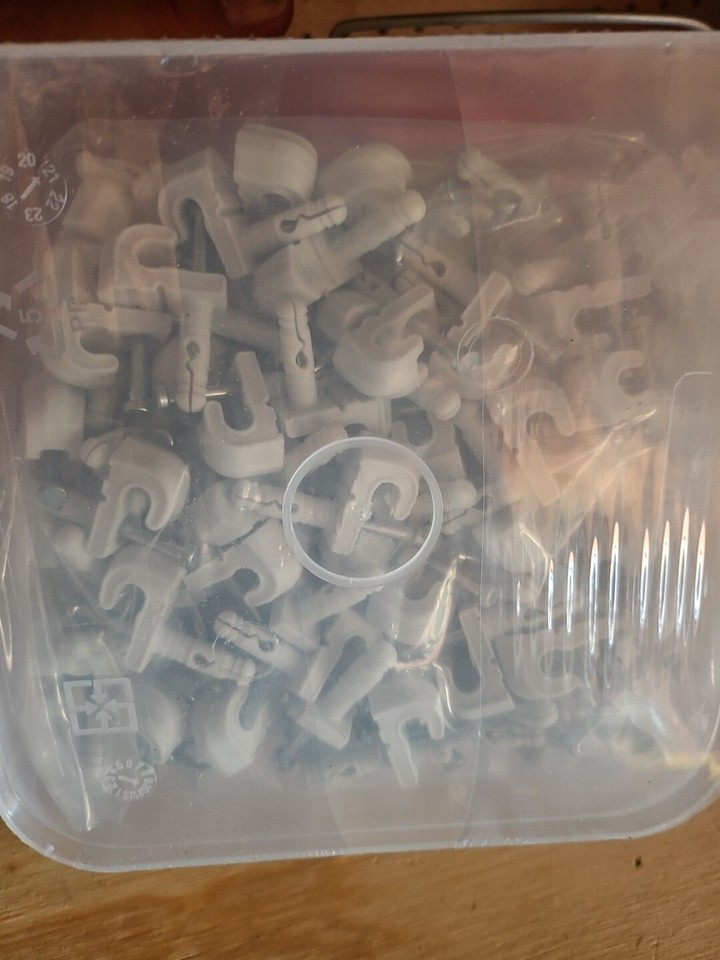 200 Pack ClosetMaid Pre-Loaded Drywall Back Wall Clips for Wire Shelf ...