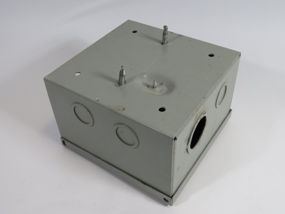 Generic Enclosure Box 6x6x4" w/ Cover 4 Knockouts Missing Cover Screws ...