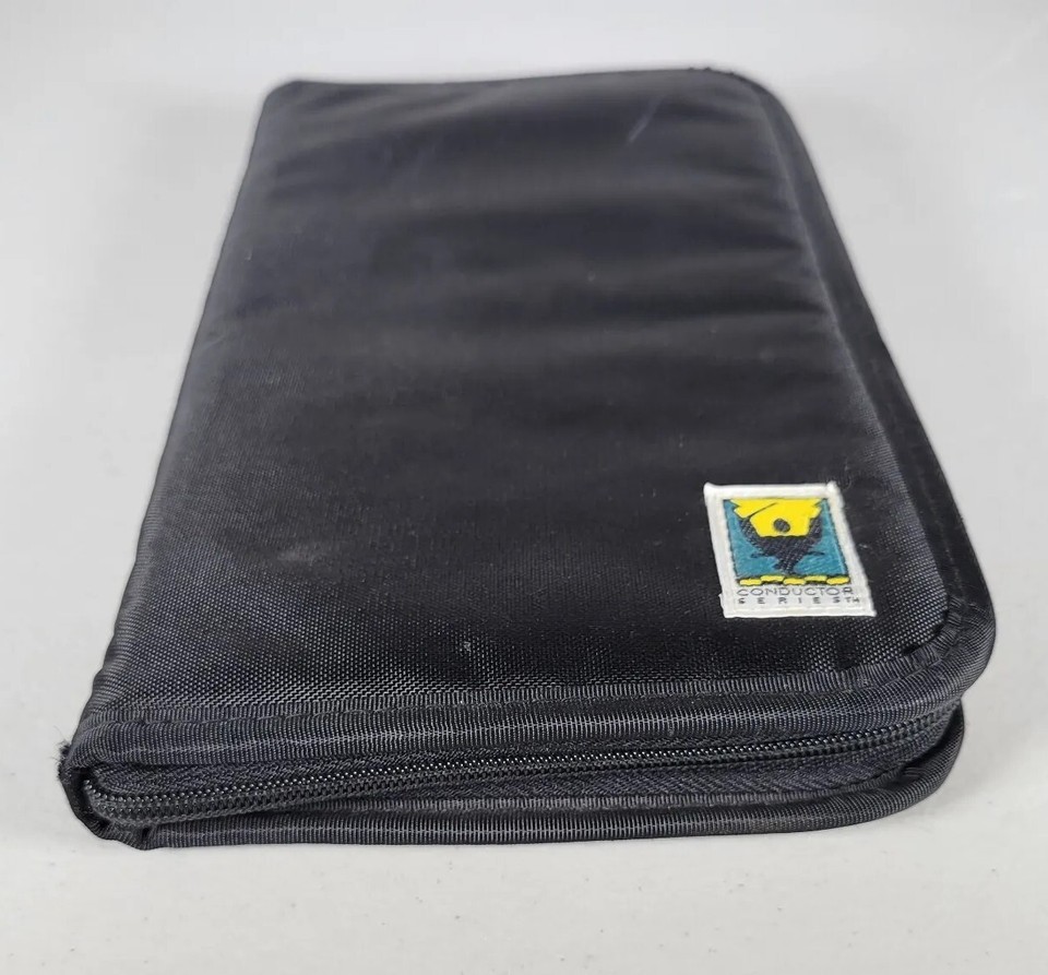 Case Logic Caselogic Zipper Carrying Case 24 CD Pockets Folder Book ...