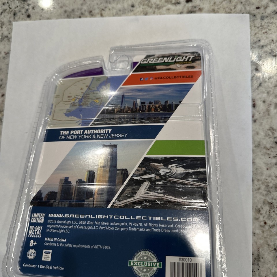 GreenLight 1:64 Port Authority New York Jersey Police NYPD 2003 Ford ...