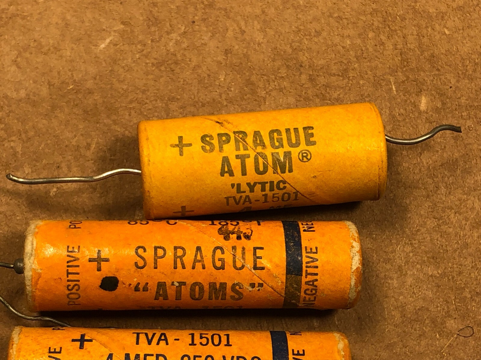 7 Vintage 1950s Sprague Atom Paper Capacitors 4 uf 250v Axial amp caps ...