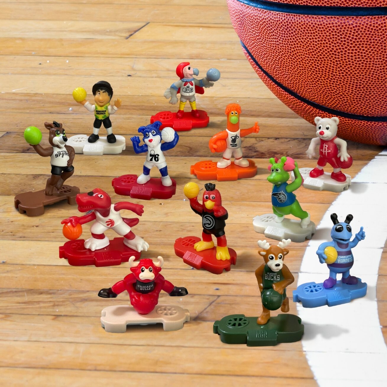 2023 NBA Kinder Joy Team Mascot Figures ALL Basketball Collection, 12 toys | eBay