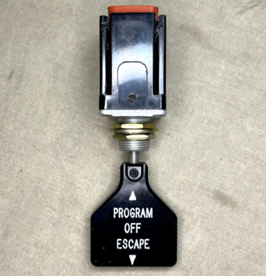 ESCAPE 102TL2259-7 TOGGLE SWITCH C11652-2 5930-01-280-1428 USA | eBay