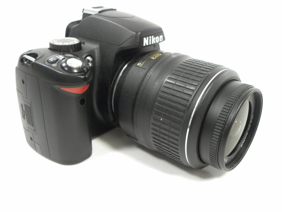Nikon D60 10.2mp Digital SLR w/AF-S Nikkor DX VR 18-55 Shutter Ct ...