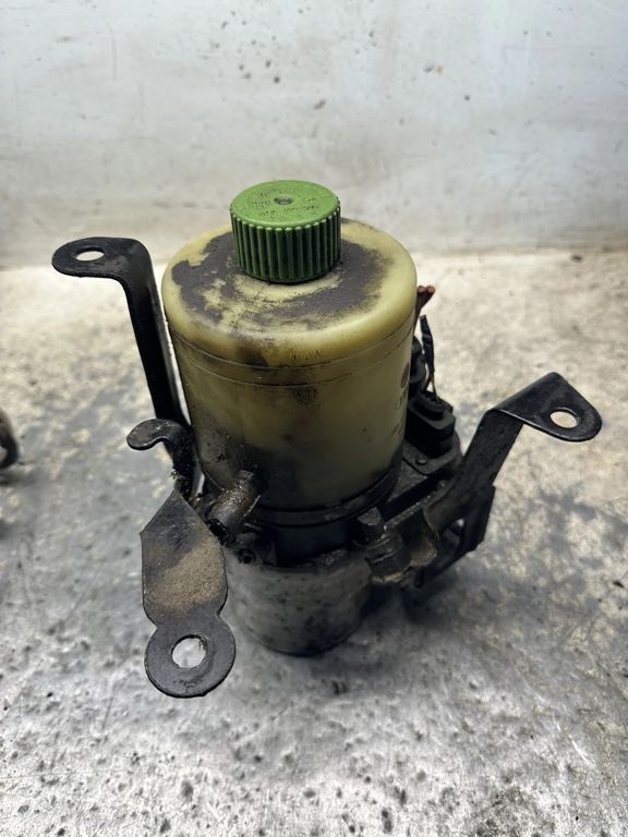 2002 Mk4 Volkswagen Polo Steering Pump Hydraulic 6Q0423371 for sale ...