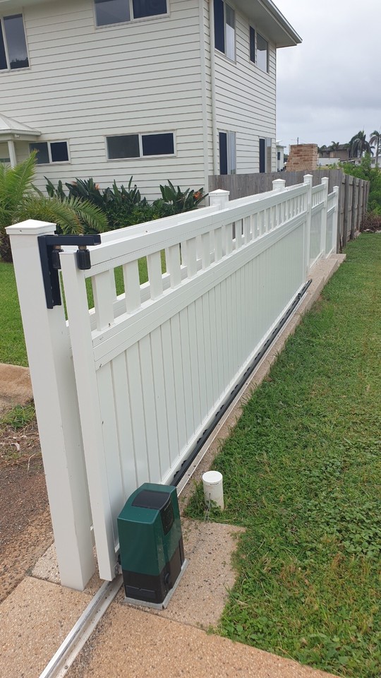 Hamptons Style SLIDING Gates Slats on TOP and BOTTOM DIY Kits Aluminium ...