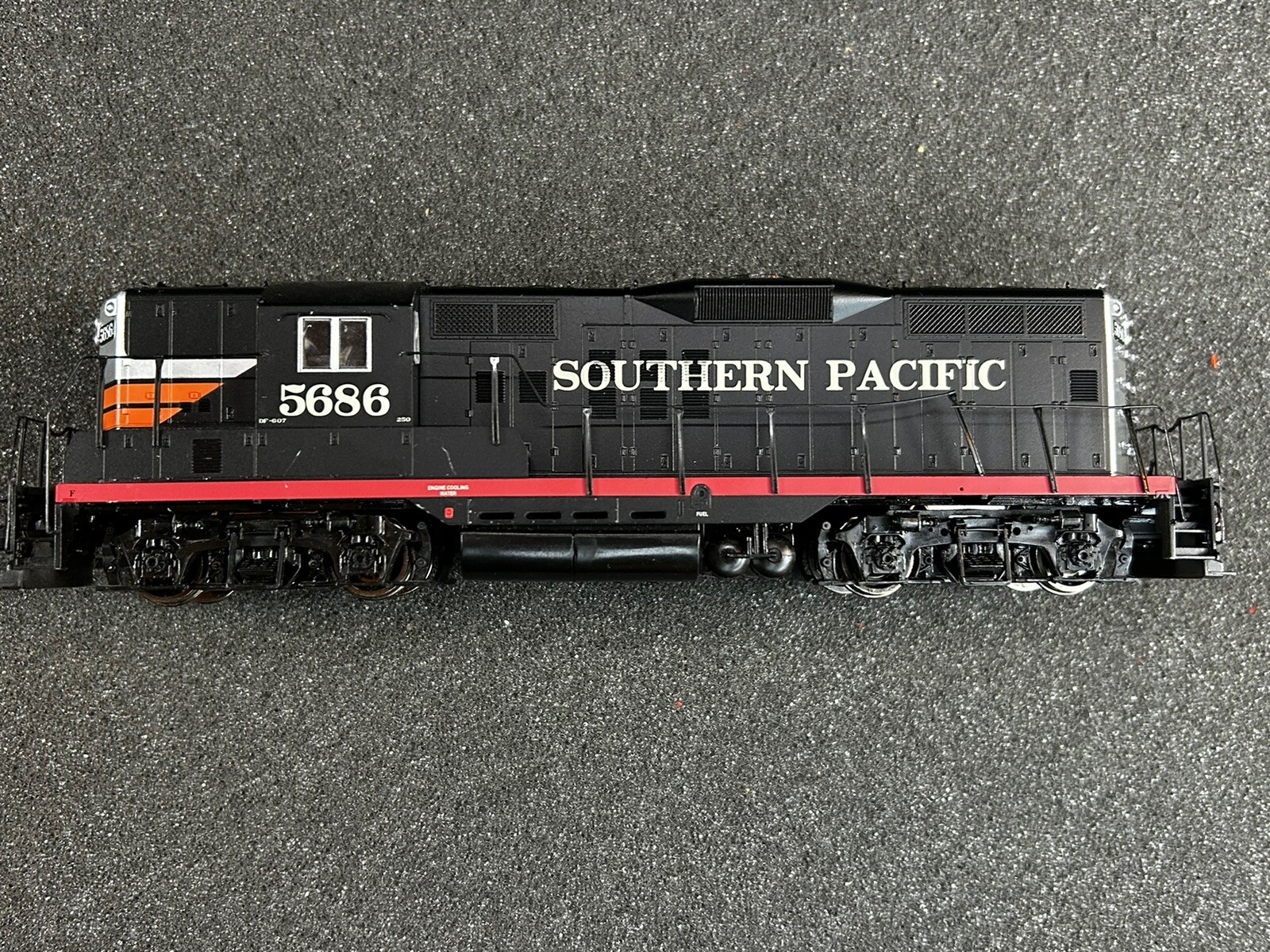 Life Like Proto 2000 HO Scale GP9 II Southern Pacific 5686 Locomotive ...
