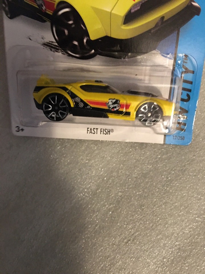 2014 Hot Wheels Fast Fish HW City #17/250 New On Card B95 | eBay
