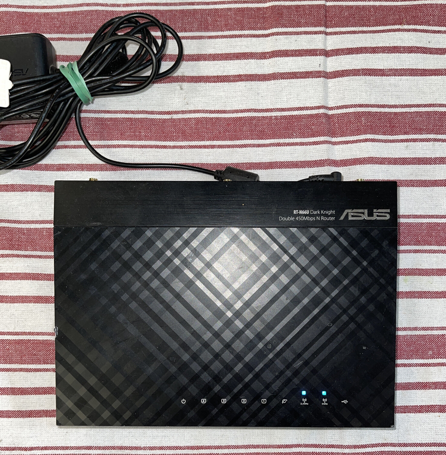 ASUS RT-N66U Dark Knight 450 Mbps 4-port Dual Band Gigabit Wireless N ...