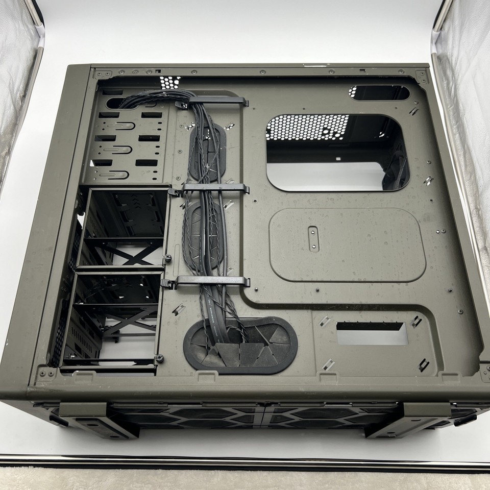 Limited Edition Corsair Vengeance C70 Mid-Tower Case Military Green | eBay