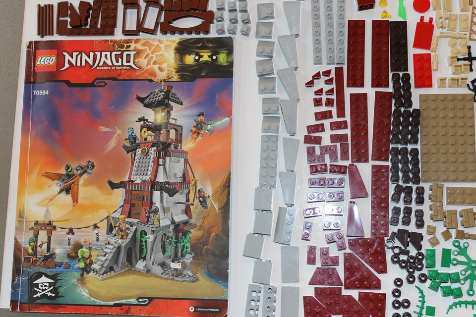 LEGO NINJAGO: The Lighthouse Siege (70594) 100% Complete with minifigs ...