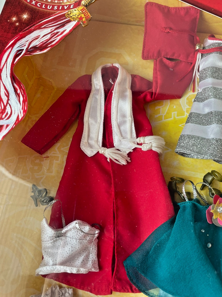 Disney High School Musical 3: Senior Year Sharpay Doll and Wardrobe Set ...