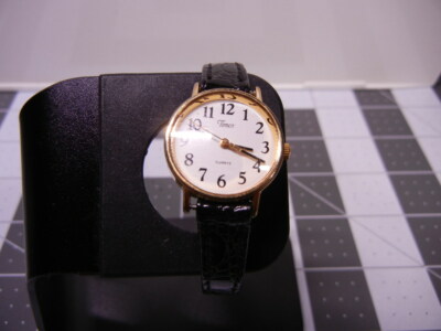 VINTAGE LADIES TIMEX QUARTZ WATCH 377 BA CELL MODEL T80 WITH LEATHER ...