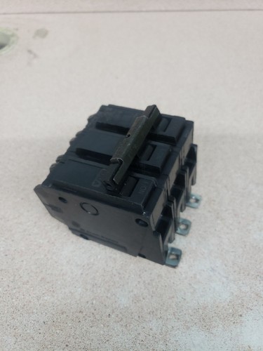 THQB32100 GE 100 Amp 240V 3 Pole Bolt On Circuit Breaker Used | eBay