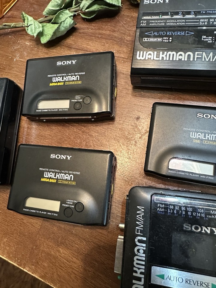 Huge Lot of Rare Sony Walkmans (including several F701Cs) | eBay
