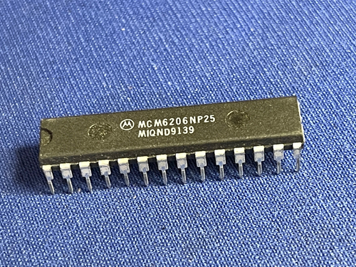 QTY-1 MCM6206NP25 MOTOROLA 6206N 28-PIN DIP 32kx8 SRAM LAST ONES ...