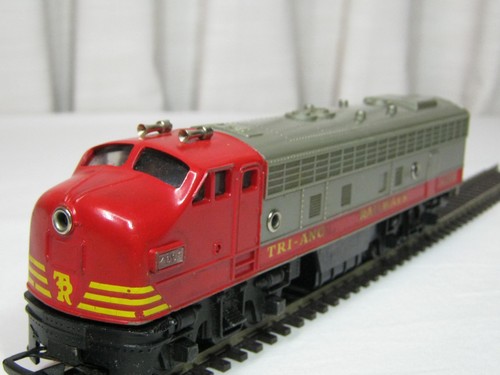 Tri-ang/Railways Transcontinental Silver/Red Diesel R55 OO Gauge Very ...