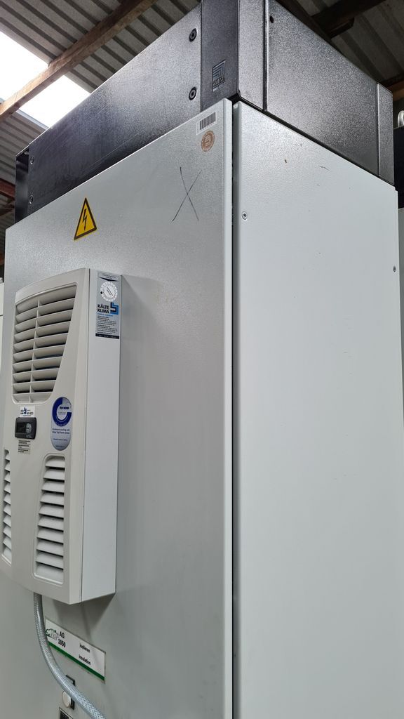 Rittal Schaltschrank Verteilerschrank 230x50x80cm Kühlgerät SK 3303500 ...