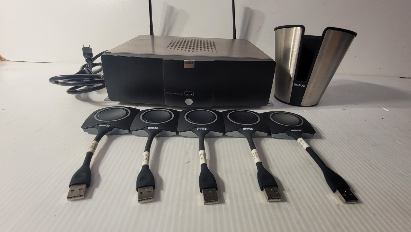 Barco CSC-1 ClickShare Wireless Presentation System-1 Base Unit w/ 5 ...