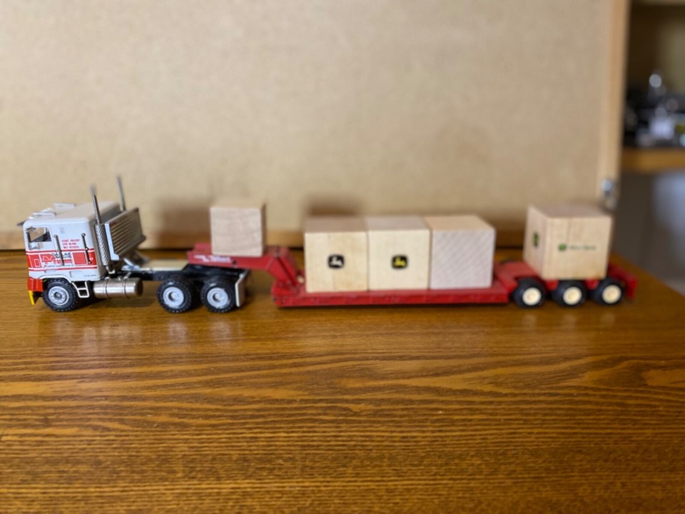 1/50 CONRAD FREIGHTLINER & TALBERT LOW BOY TRAILER & WOODEN CRATED LOAD ...
