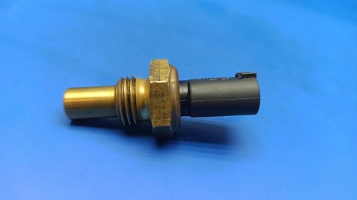 Mercedes-Benz E W212 2011 Diesel oil temperature sensor A0051532328 ...