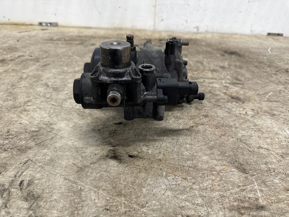 International Maxxforce DT Fuel Filter Housing 1873932C95 a 2011 ...