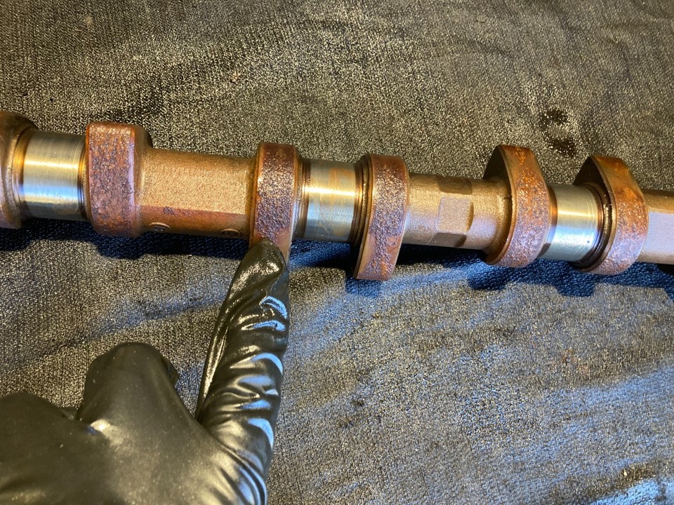 00-06 330i z3 z4 x5 M54B30 A i6 3.0L Intake Camshaft (Rusty & Scored ...