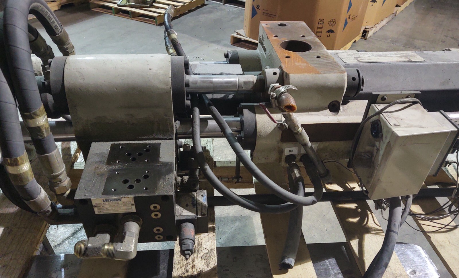 CINCINNATI MILACRON INJECTION UNIT Fits VST 33 TON MOLDING MACHINE 1.29 ...