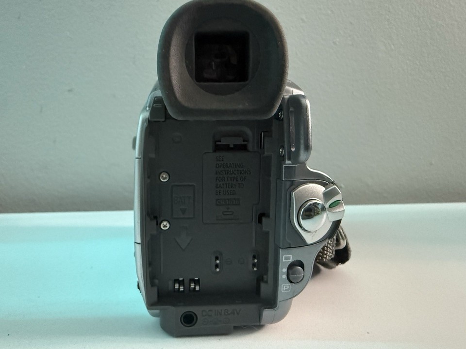 Canon ZR85 ZR85A MiniDv Camcorder VCR Player Video. Read Description | eBay
